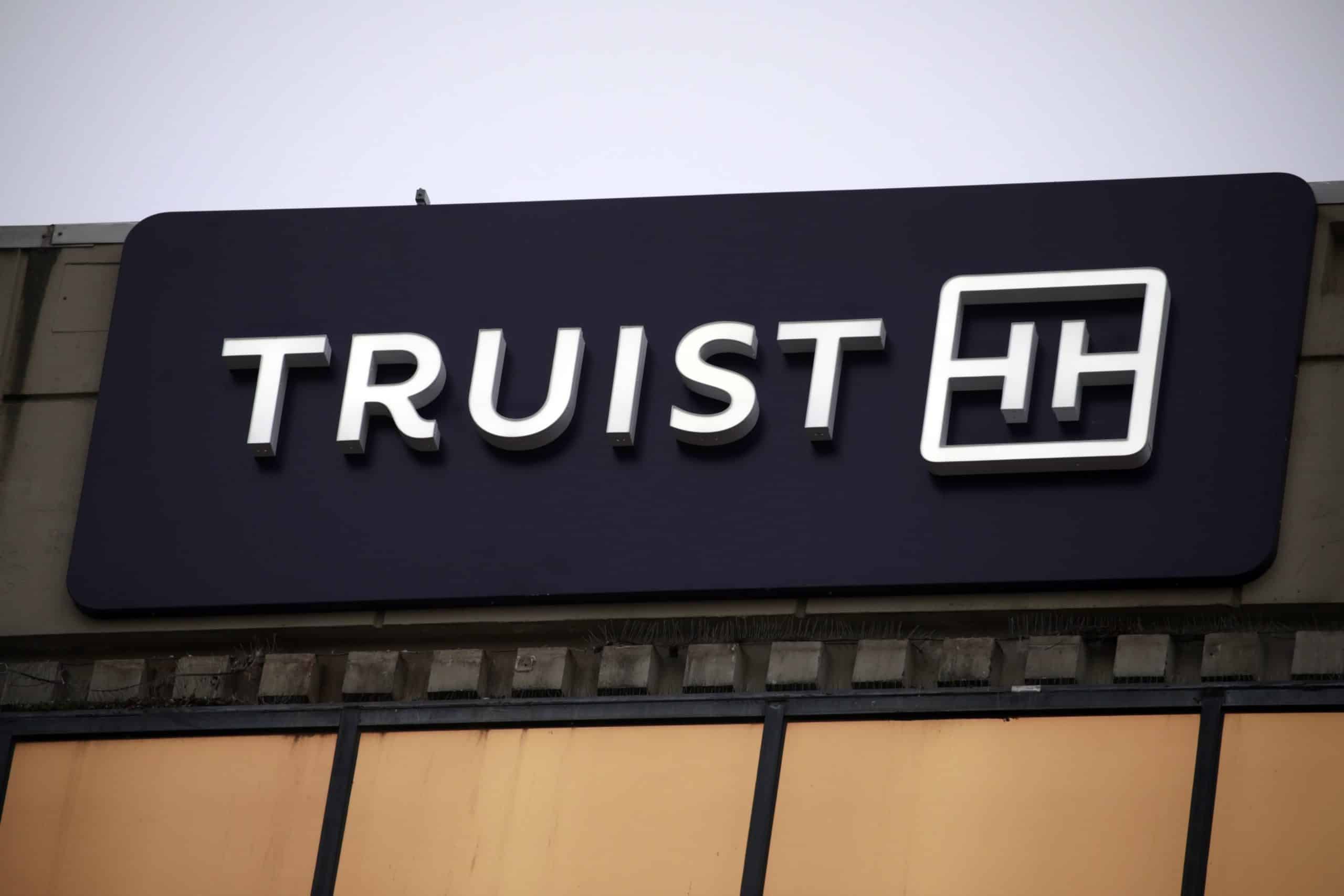 Truist looks to save $750M - FinAi News